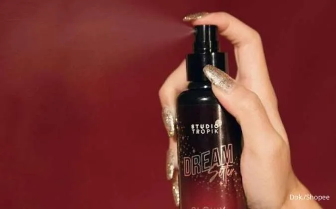 4 Rekomendasi Setting Spray Terbaik untuk Kulit Kering, Lembab dan Glowing!