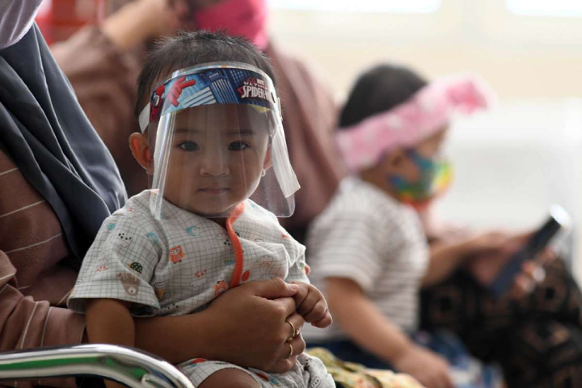 Pengetahuan penting untuk orang tua, ini arti dari warna pup bayi