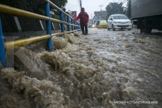 Peringatan Dini Cuaca Besok (4/10) Hujan Lebat, Waspada Bencana di Provinsi Ini